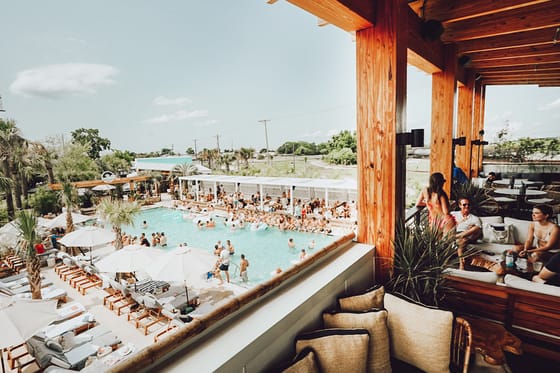 Best Hotel Pool Day Passes in Charleston, South Carolina | ResortPass