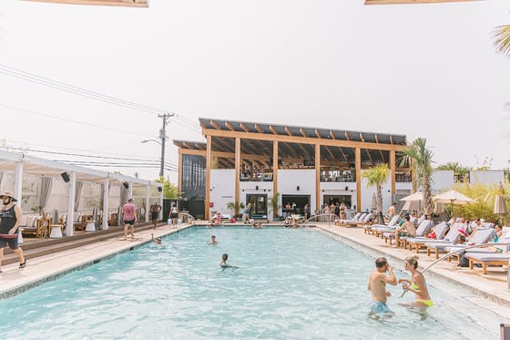Best Hotel Pool Day Passes in Charleston, South Carolina | ResortPass