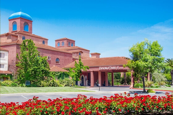 Doubletree by Hilton Sonoma Wine Country: Pool & Spa Day Pass Sonoma ...