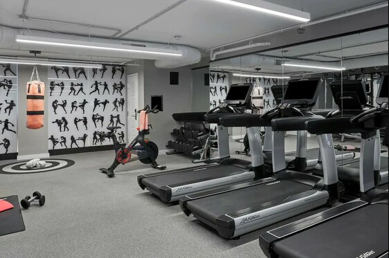 Hotel Zena: Pool & Spa Day Pass Washington | ResortPass