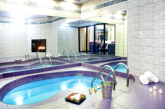 Paradise Stream Resort: Indoor Pool & Spa Day Pass | ResortPass