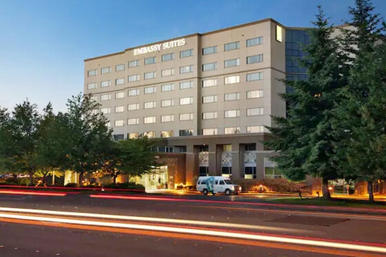 Embassy Suites by Hilton Seattle-Tacoma Airport: Indoor Pool & Spa Day ...