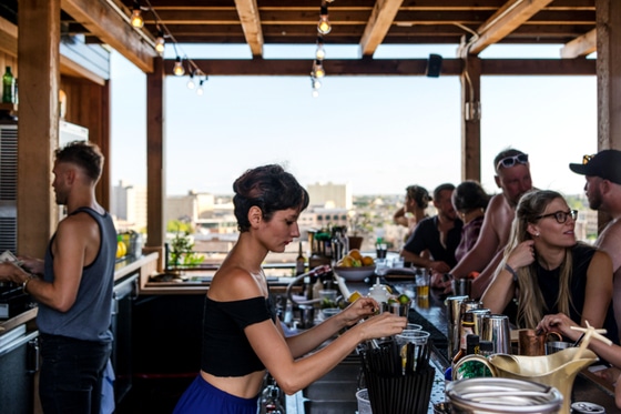 High Five Pool & Rooftop Bar: Pool & Spa Day Pass New Orleans | ResortPass