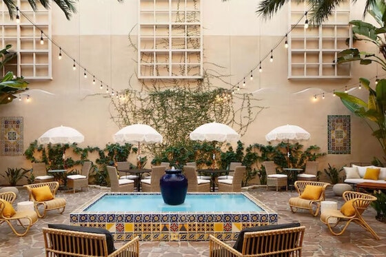 Pasadena Hotel & Pool: Pool & Spa Day Pass Los Angeles | ResortPass