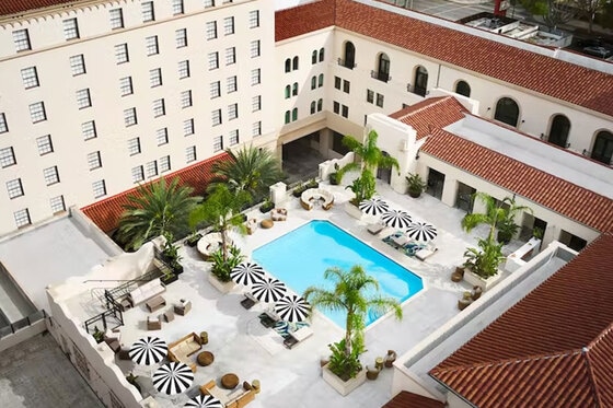Pasadena Hotel & Pool: Pool & Spa Day Pass Los Angeles | ResortPass