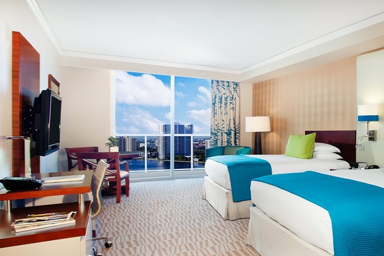 Trump International Beach Resort Miami: Pool & Spa Day Pass Miami ...