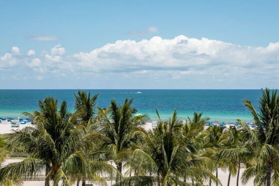 The Gabriel Miami South Beach, Curio Collection by Hilton: Pool & Spa ...