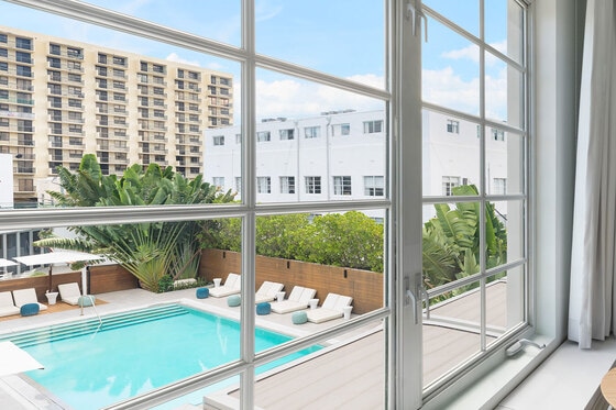 The Gabriel Miami South Beach, Curio Collection by Hilton: Pool & Spa ...