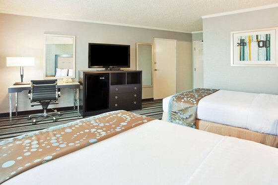 Holiday Inn Long Beach Airport: Pool & Spa Day Pass Long Beach | ResortPass