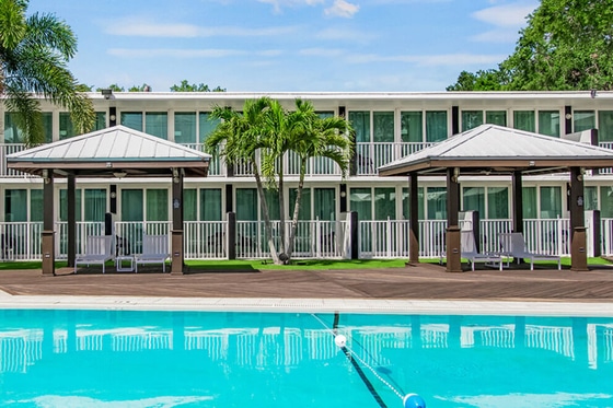 Casey Key Resorts Mainland: Pool & Spa Day Pass Sarasota | ResortPass