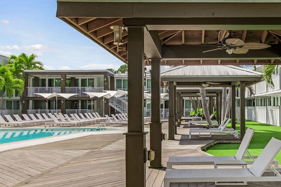 Casey Key Resorts Mainland: Pool & Spa Day Pass Sarasota | ResortPass