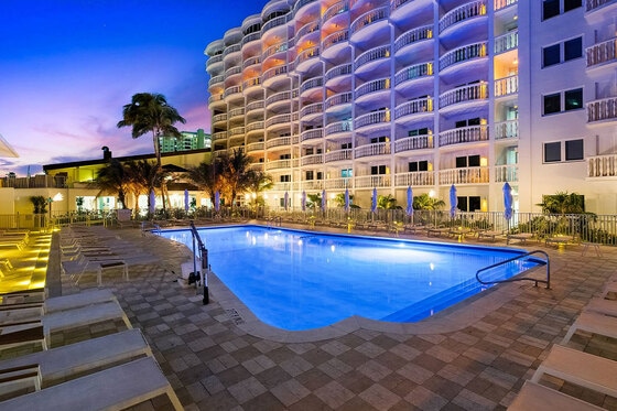 Beachcomber Resort And Club: Pool & Spa Day Pass Fort Lauderdale ...