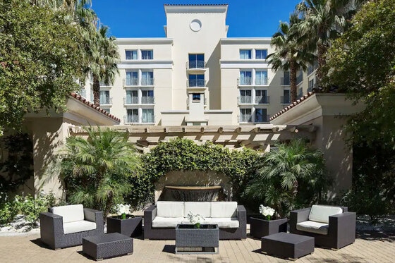 Hyatt Regency Valencia: Pool & Spa Day Pass Valencia | ResortPass