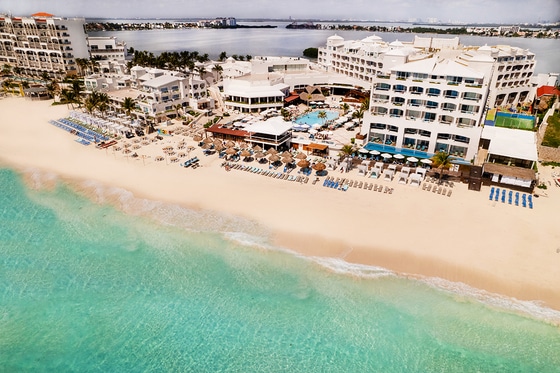 Wyndham Alltra Cancun - All Inclusive: Pool & Spa Day Pass Cancún ...