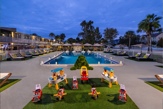 Magic Moment Resort & Kids Club: Pool & Spa Day Pass Orlando | ResortPass