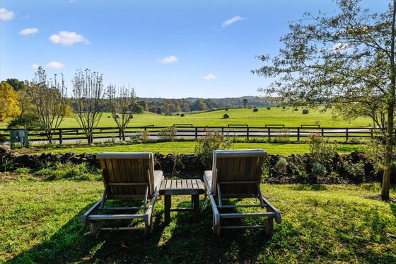 Goodstone Inn & Restaurant: Pool & Spa Day Pass Middleburg | ResortPass