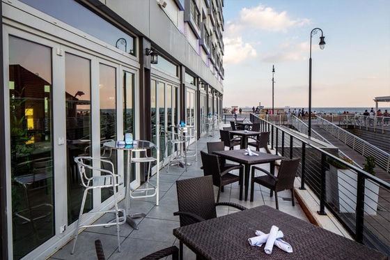 Allegria Hotel: Pool & Spa Day Pass Long Beach | ResortPass
