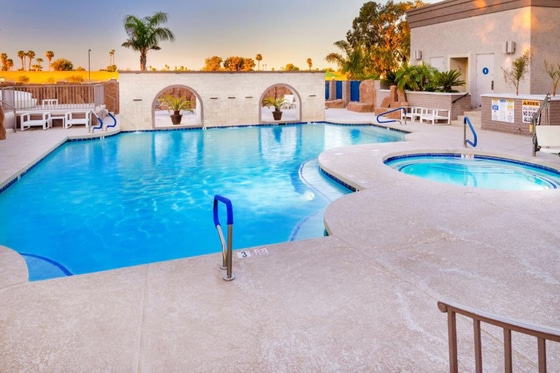 DoubleTree by Hilton Phoenix Mesa: Pool & Spa Day Pass Mesa | ResortPass
