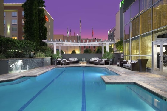 DoubleTree by Hilton Hotel Chattanooga Downtown: Pool & Spa Day Pass ...