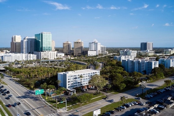 Aloft Miami Dadeland: Pool & Spa Day Pass Miami | ResortPass