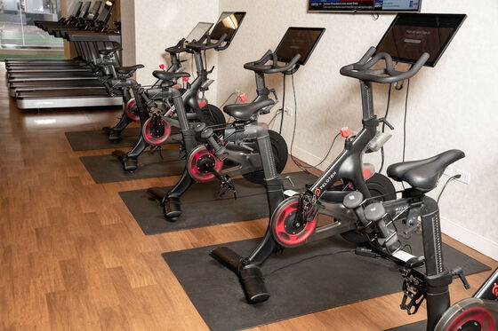 Sheraton Denver Downtown Hotel: Pool & Spa Day Pass Denver | ResortPass