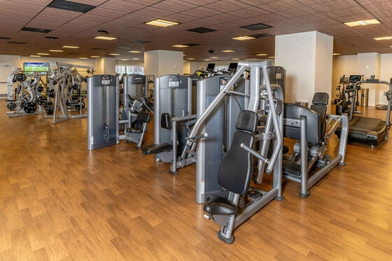 Sheraton Denver Downtown Hotel: Pool & Spa Day Pass Denver | ResortPass