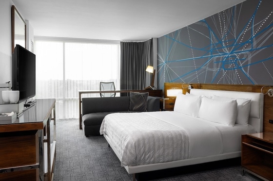 Le Meridien Atlanta Perimeter: Pool & Spa Day Pass Atlanta | ResortPass