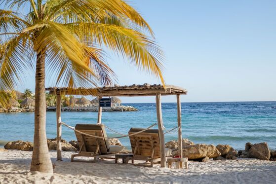 Blue Bay Curaçao Golf & Beach Resort: Pool & Spa Day Pass St. Michiel ...