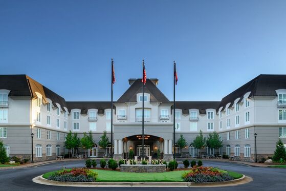 Chateau Elan Winery & Resort: Pool & Spa Day Pass Braselton | ResortPass