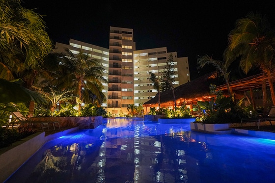 Hotel Calypso Cancun: Pool & Spa Day Pass Cancún | ResortPass