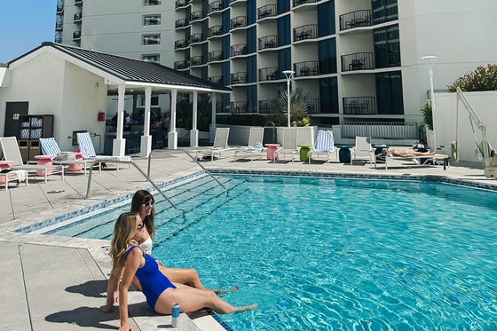 Miami Marriott Biscayne Bay: Pool & Spa Day Pass Miami | ResortPass