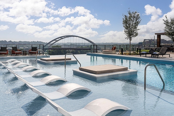 Rivière Rooftop at Four Seasons Hotel Nashville: Pool & Spa Day Pass ...
