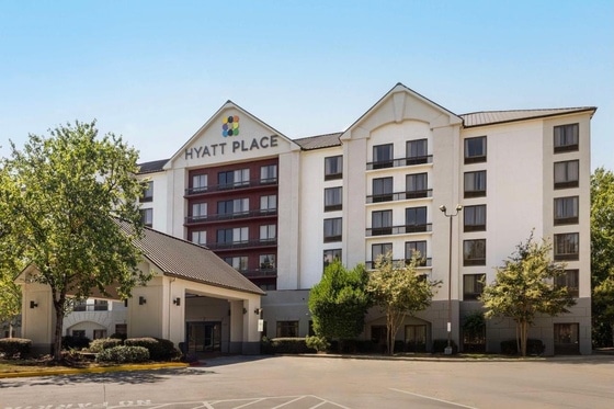 Hyatt Place Atlanta Airport-South: Pool & Spa Day Pass Atlanta | ResortPass