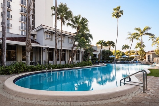 Embassy Suites by Hilton Fort Lauderdale 17th Street: Pool & Spa Day ...
