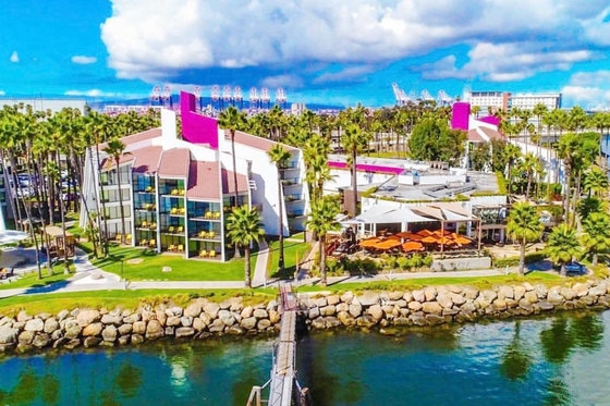 Hotel Maya : Pool & Spa Day Pass Long Beach | ResortPass