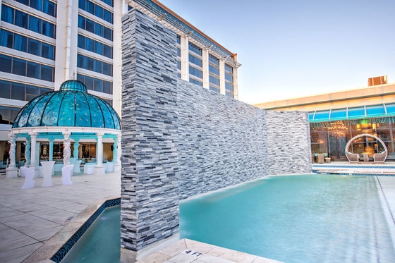 DoubleTree by Hilton Houston Brookhollow: Pool & Spa Day Pass Houston ...